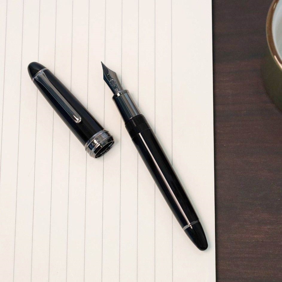 Sailor Naginata Togi/Black Trim Fountain Pen
