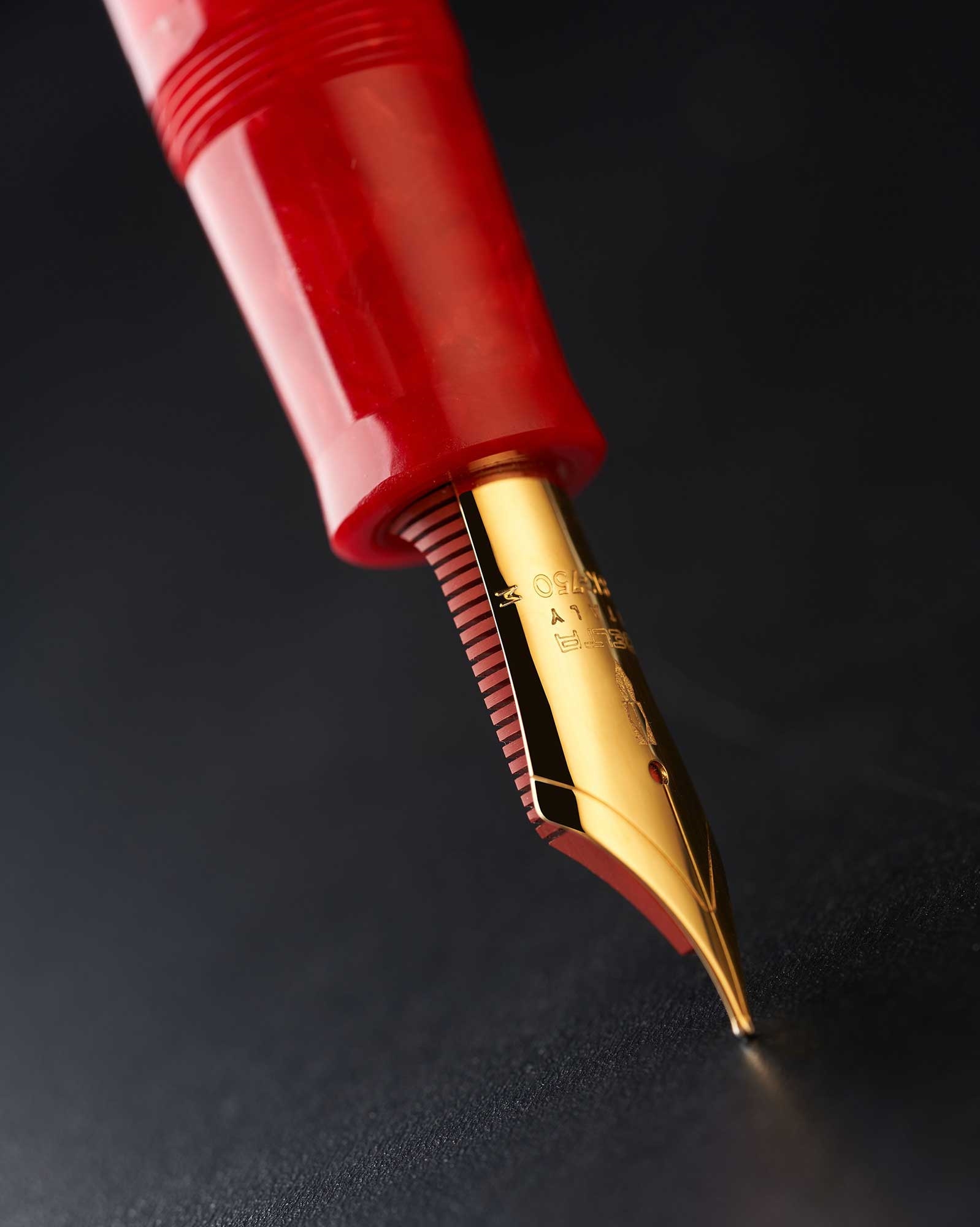 Delta Limited Edition Historic Rare Material 18K Fountain Pen