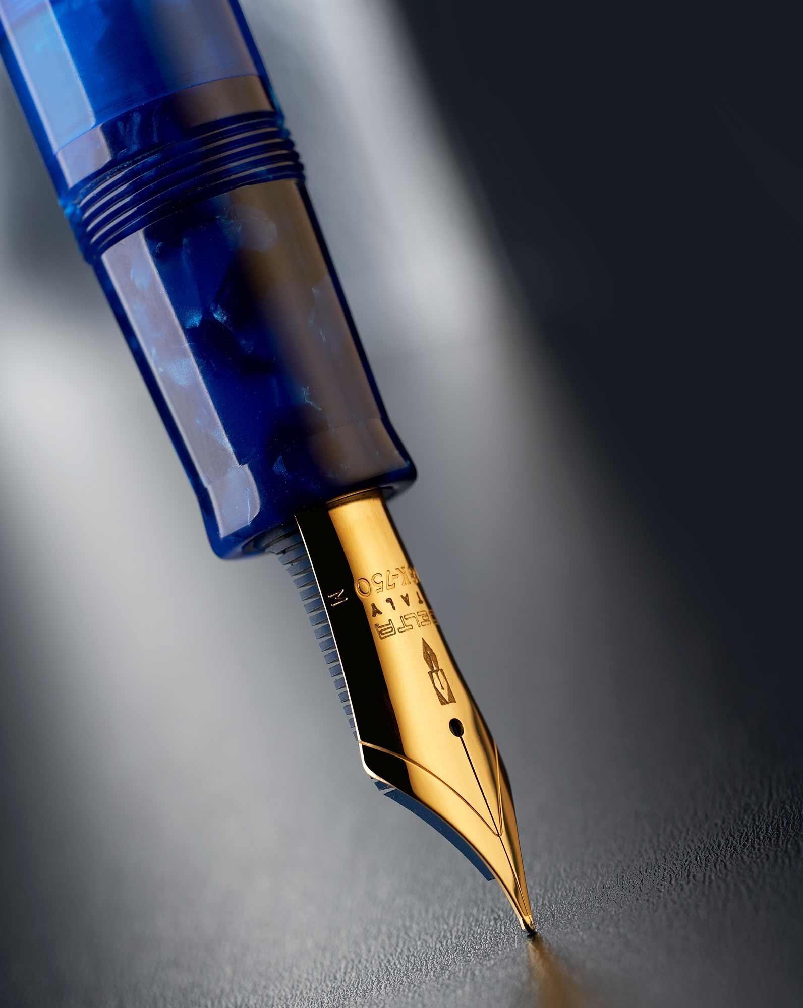 Delta Limited Edition Historic Rare Material 18K Fountain Pen