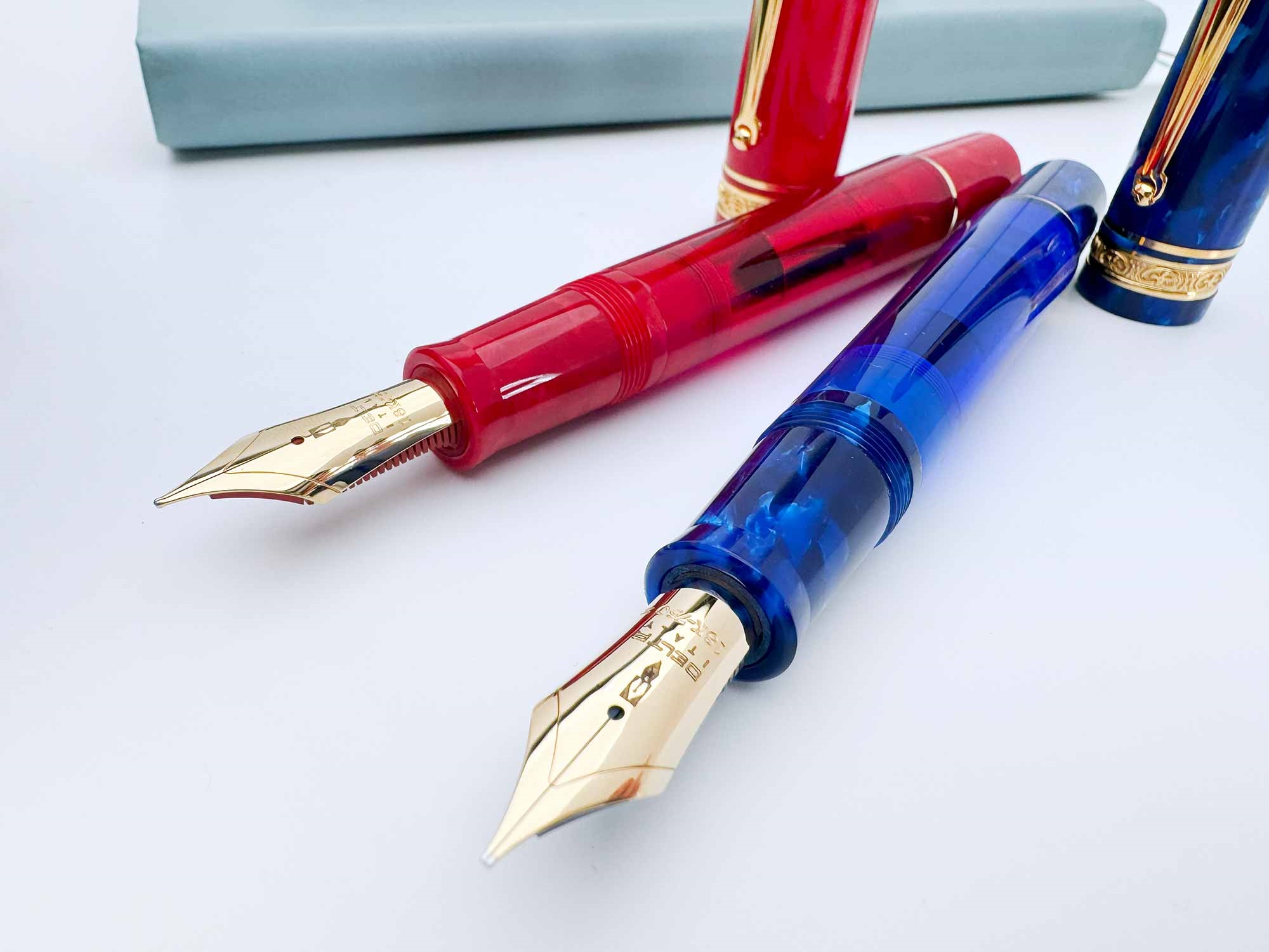 Delta Limited Edition Historic Rare Material 18K Fountain Pen