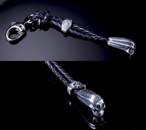 William Henry Touchstone 1 Silver Skull Key Chain with Black Diamonds