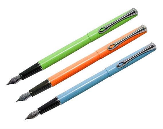 Diplomat Traveller Lumi Fountain Pen - M nib